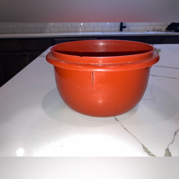 Tupperware | Kitchen | Tupperware Burnt Orange Round Circle Plastic ...